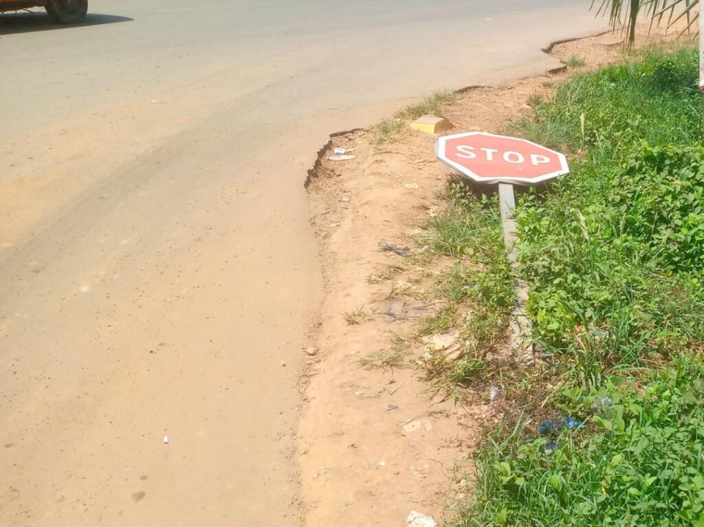 Côte d’Ivoire-AIP/ Un panneau de signalisation du grand carrefour de ...