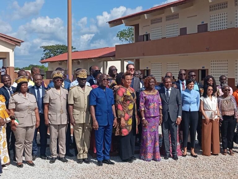 Côte d’Ivoire-AIP/ Mariatou Koné inaugure quatre collèges de proximité ...