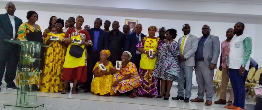 Côte d’Ivoire-AIP/ Plus de 200 smartphones pour favoriser l’alphabétisation numérique des femmes ...