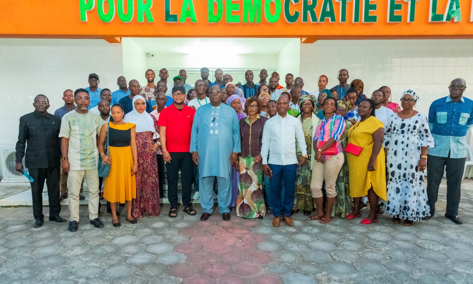 Laurent Tchagba incite les jeunes et enseignants de Marcory à s’impliquer dans l’inscription des ...