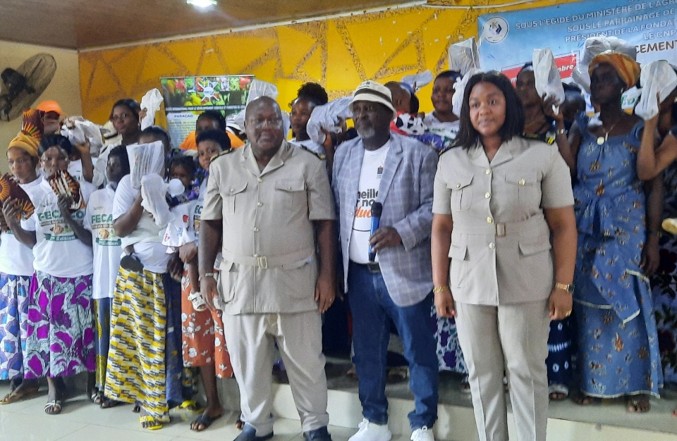 Côte d’Ivoire-AIP/ Producteurs et familles cadeautés lors du premier ...