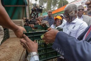 Le Premier Ministre Beugré Mambé inaugure le premier marché de ...