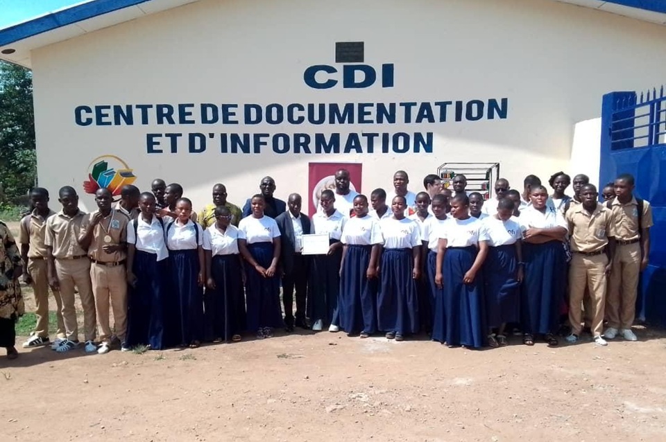 Côte d’Ivoire-AIP/ Olam remet un Centre de documentation rénové au Lycée classique et moderne 1 ...
