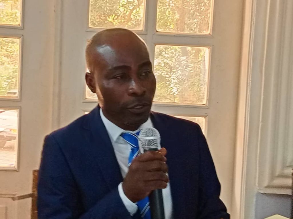 Côte d’Ivoire–AIP / Issia : N’Goran Yao dédicace son premier roman ...